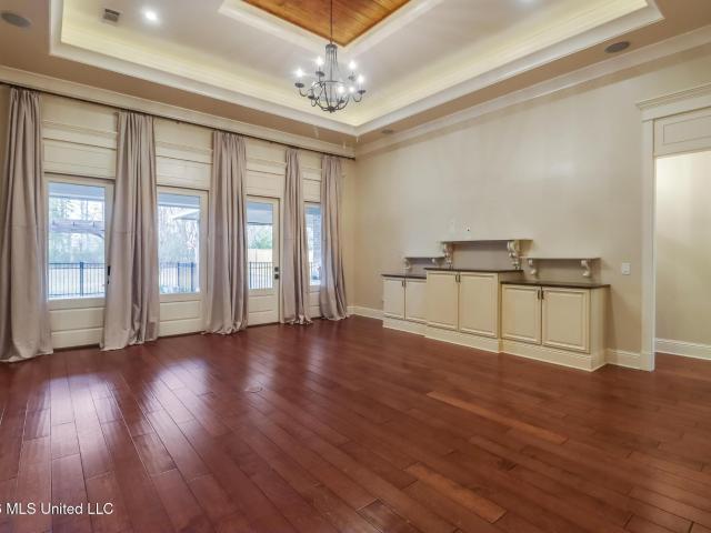 24944 Knollwood Drive