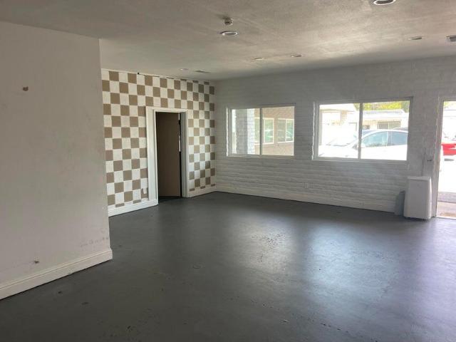 2494 Beverly Drive # 3