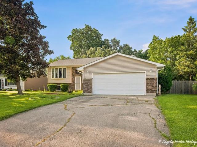 2494 Forest View Rd, Lindenhurst, IL 60046