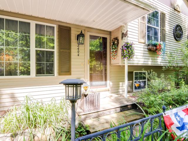 2494 Holland Circle