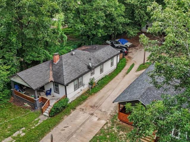 2494 Lester Street