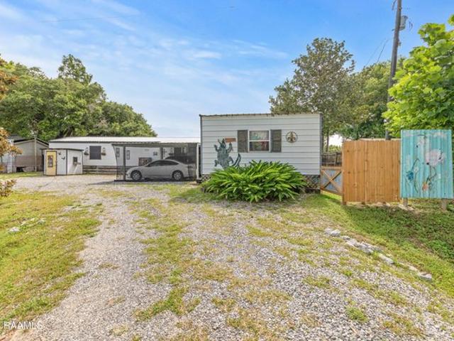 2497 Atchafalaya River Hwy, Breaux Bridge, LA 70517