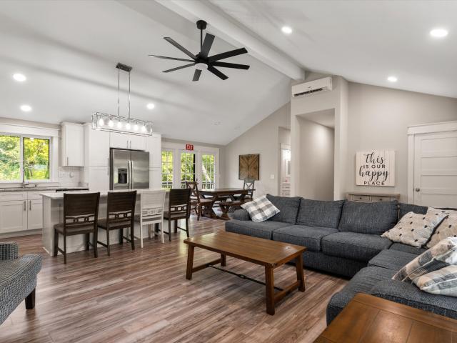2498 Center Point Rd