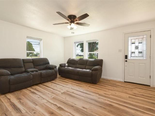 2498 Grape Street