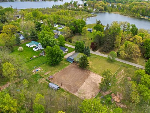 2498 Hemlock Road