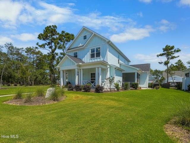 2498 Lake Ridge Dr, Southport, NC 28461