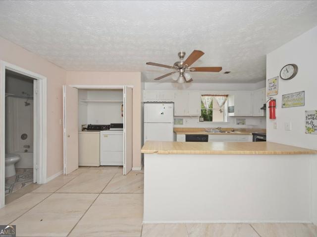 2498 Robinhood Drive