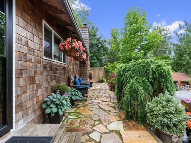 24905 Jim Creek Rd, Arlington, WA 98223