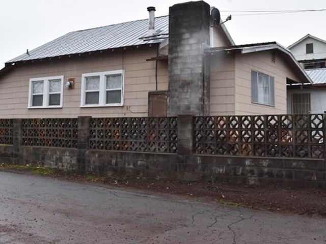24909 2nd St, Fall River Mills, CA 96028