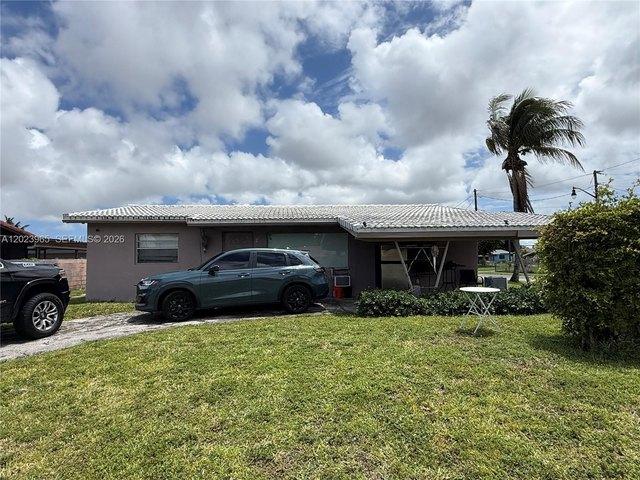 2490 NW 12th Ct, Pompano Beach, FL 33069