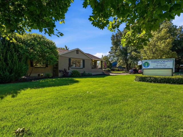 2490 N Locust Grove