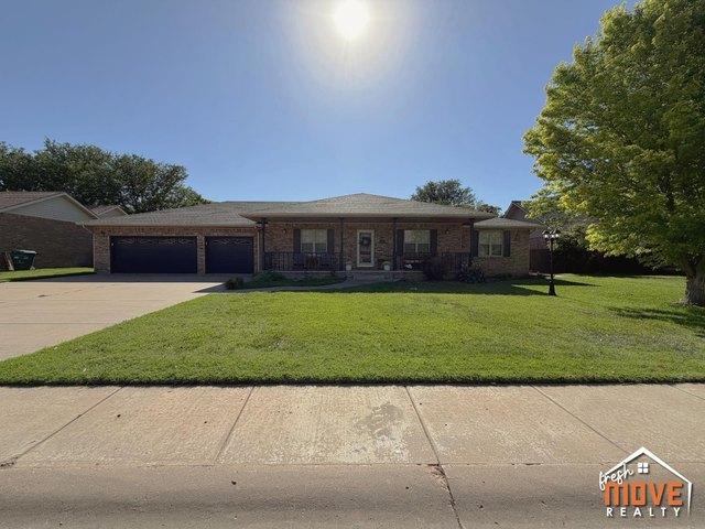 2490 Lilac Dr, Liberal, KS 67901