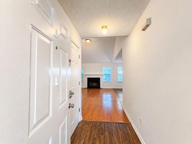 2490 Rambling Way