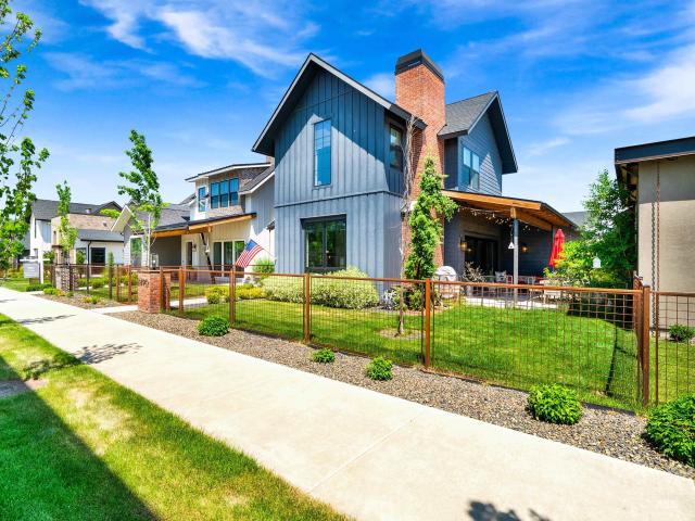 2490 W Rustic Forge St