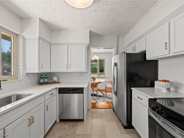 24914 E Oakland
