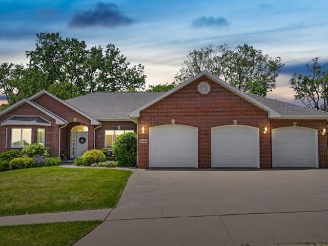 2491 Millstone Dr, Dubuque, IA 52002