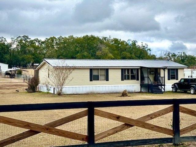 2491 SW Daisy Rd, Fort White, FL 32038