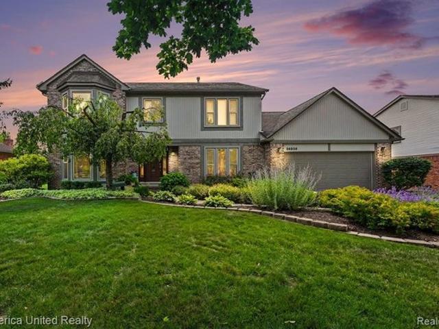 24938 White Plains Dr, Novi, MI 48374