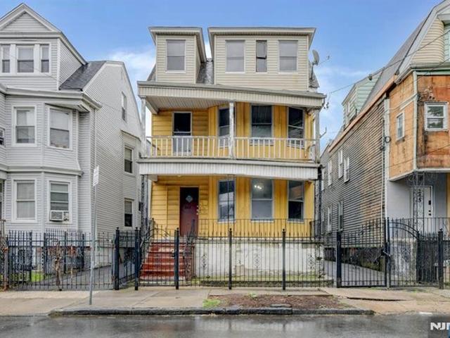 249 4th St, Newark, NJ 07107