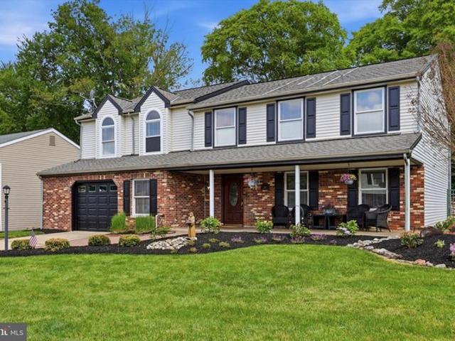 249 Cambridge Dr, Langhorne, PA 19047