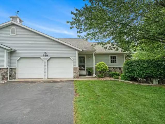 249 CARRINGTON PL, HOLLAND, MI 49423 Condo/Townhome For Sale.