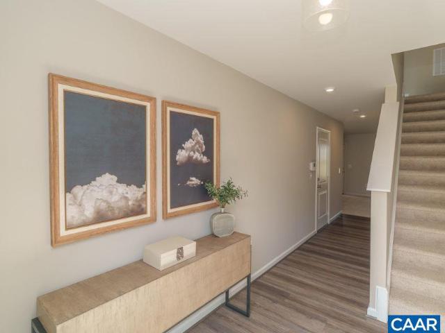 249 Cheshire Ln