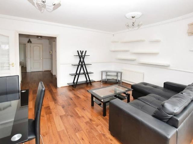 249 Bermondsey Street London SE1 2 bed flat to rent £2,700 pcm £623 pw