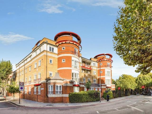 249 Bermondsey Street London SE1 2 bed flat to rent £2,700 pcm £623 pw