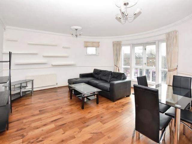 249 Bermondsey Street London SE1 2 bed flat to rent £2,700 pcm £623 pw