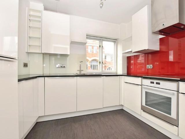 249 Bermondsey Street London SE1 2 bed flat to rent £2,700 pcm £623 pw
