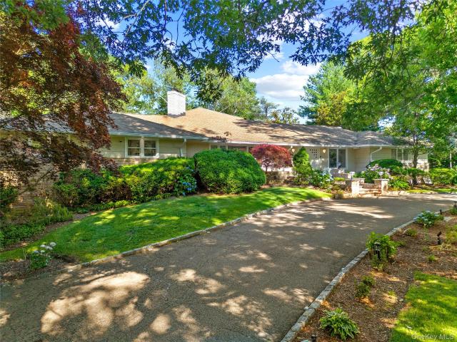 249 Glen Cove Road