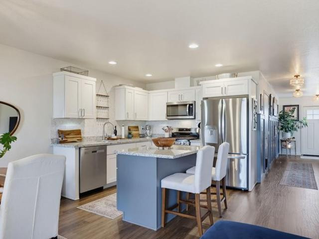 249 Dano Dr, Phoenix, OR 97535