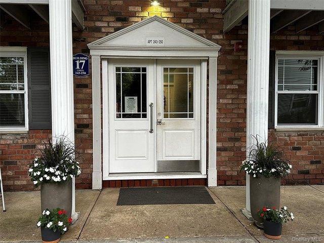 249 Fairharbor Dr Unit 249, Patchogue, NY 11772