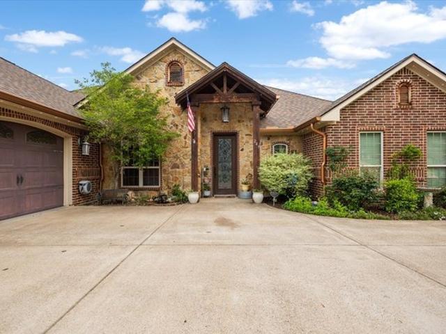 249 Heritage Ct, Lindale, TX 75771