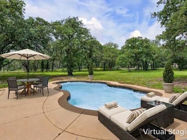 249 Legacy Trail Dr, La Vernia, TX 78121