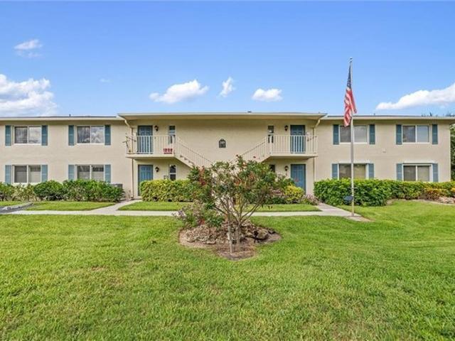 249 Memory Ln Apt 4, Naples, FL 34112