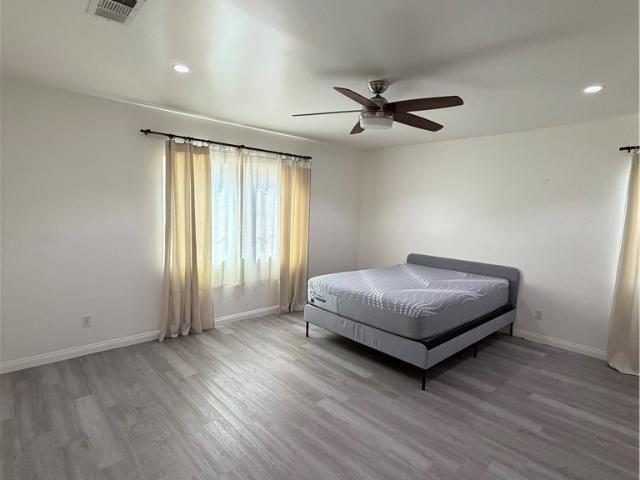 249 N Bromley