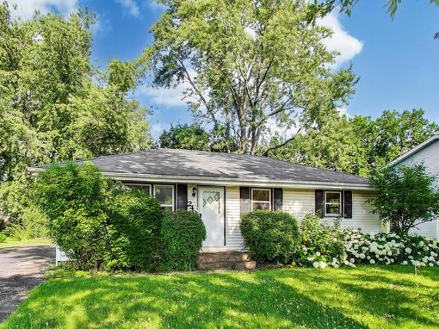 249 Sunrise Ave, Willowbrook, IL 60527