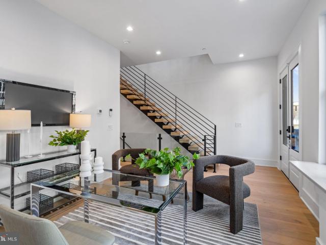 249 Philip Way, Philadelphia, PA 19106 | MLS #PAPH2598