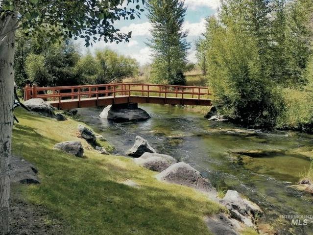 249 Priest Rd, Picabo, ID 83313