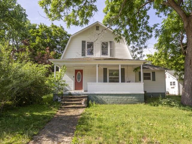 249 W Graham St, Dixon, IL 61021