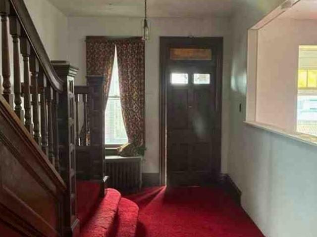 249 W Hallam Ave