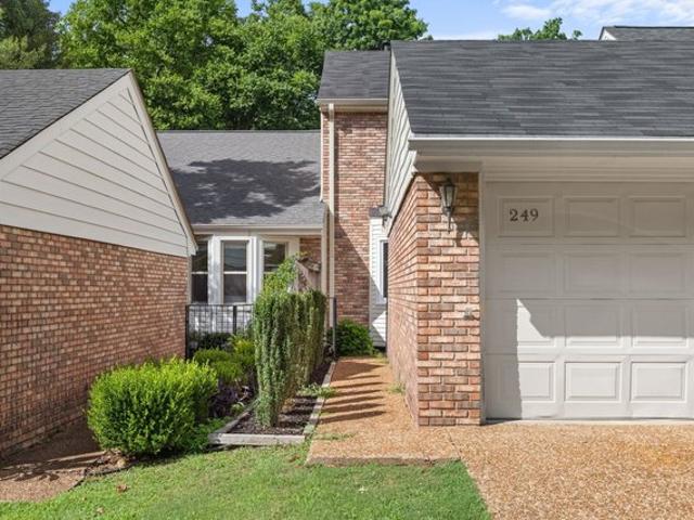 249 Woodcastle Dr, Florence, AL 35630
