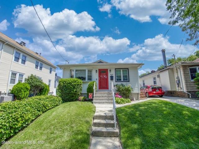 249 Woolley Ave, Staten Island, NY 10314