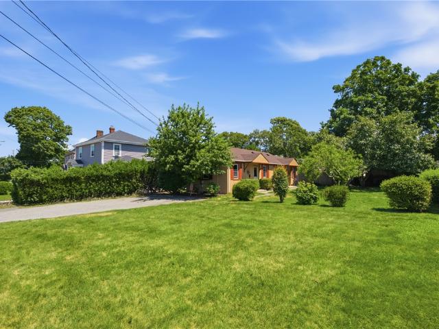 249 West Main Road