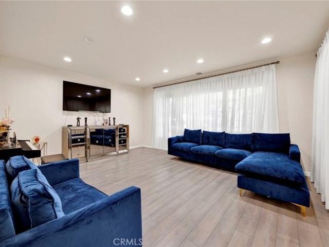 249 Zerr Ct, Glendale, CA 91206