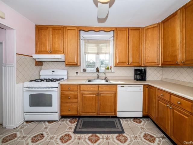 24 5th Ave, New Rochelle, NY 10801 | MLS #966361