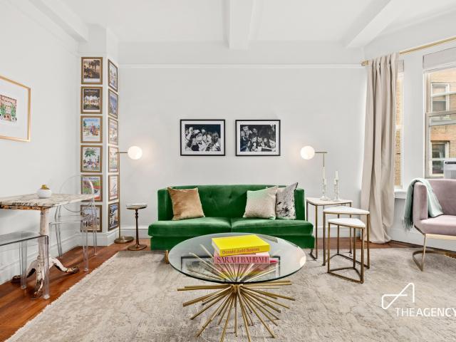 24 5TH Avenue 1519