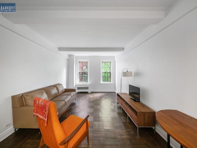 24 5th Avenue 310