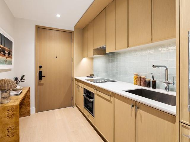 24 01 Queens Plz N Unit 403, Queens, NY 11101